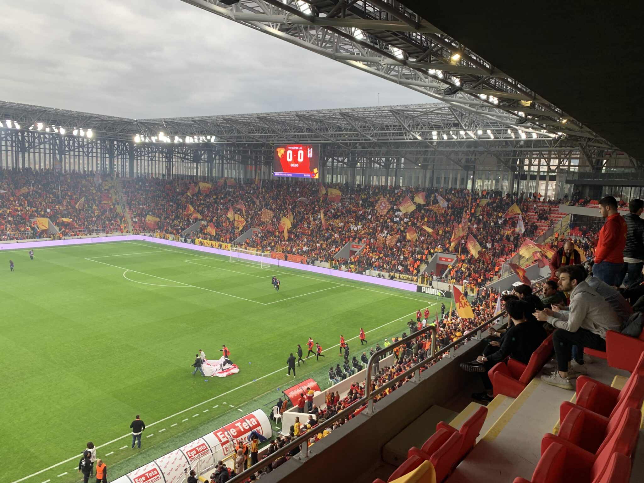 Göztepe Gürsel Aksel Stadyumu - RAF Ürün Dergisi